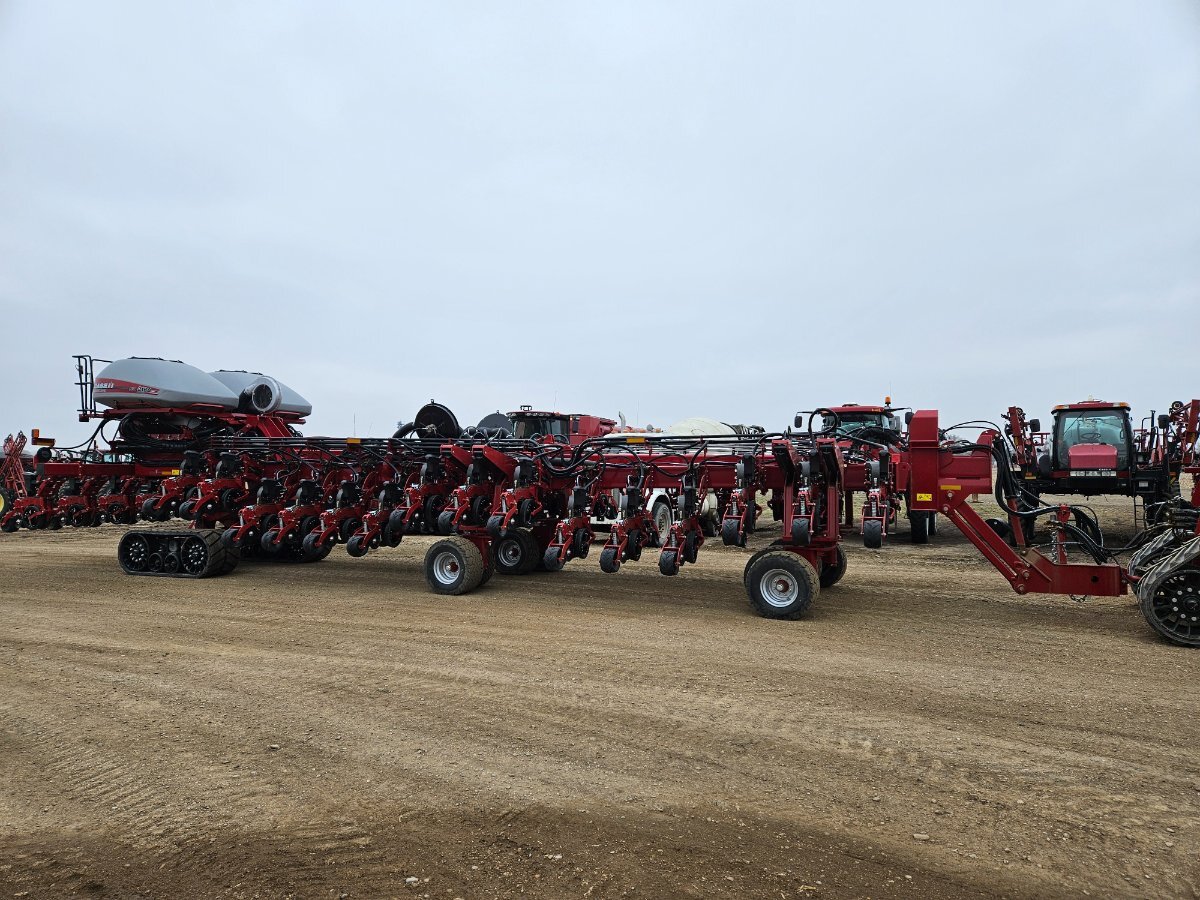 Interesting load today- 36 row planter! - General Chat - Red Power ...