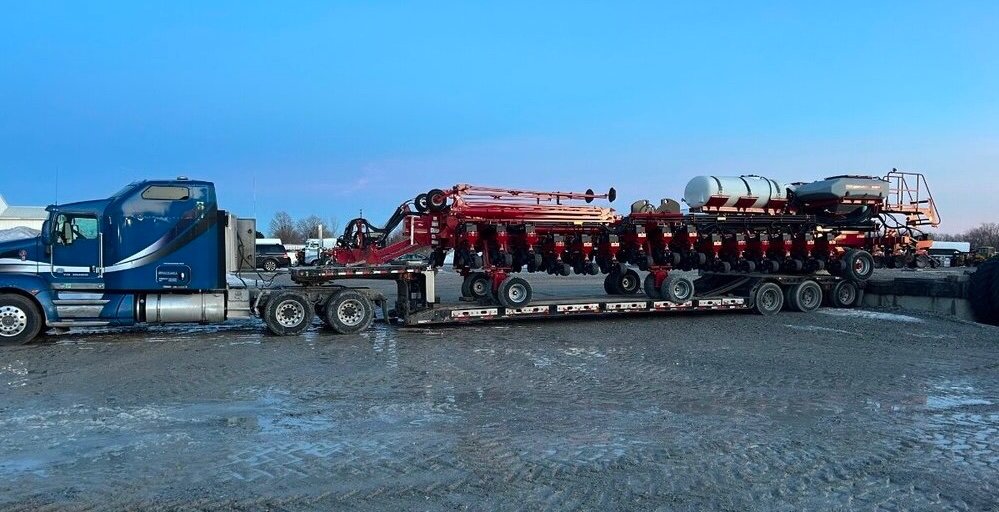 Interesting load today- 36 row planter! - General Chat - Red Power ...