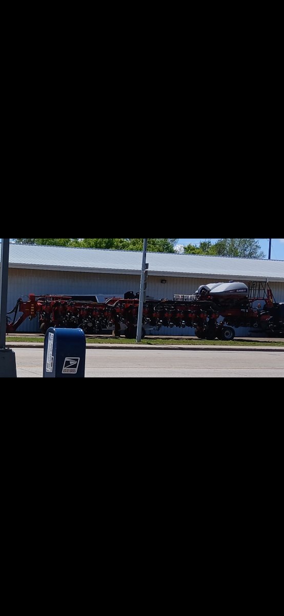 Interesting load today- 36 row planter! - General Chat - Red Power ...