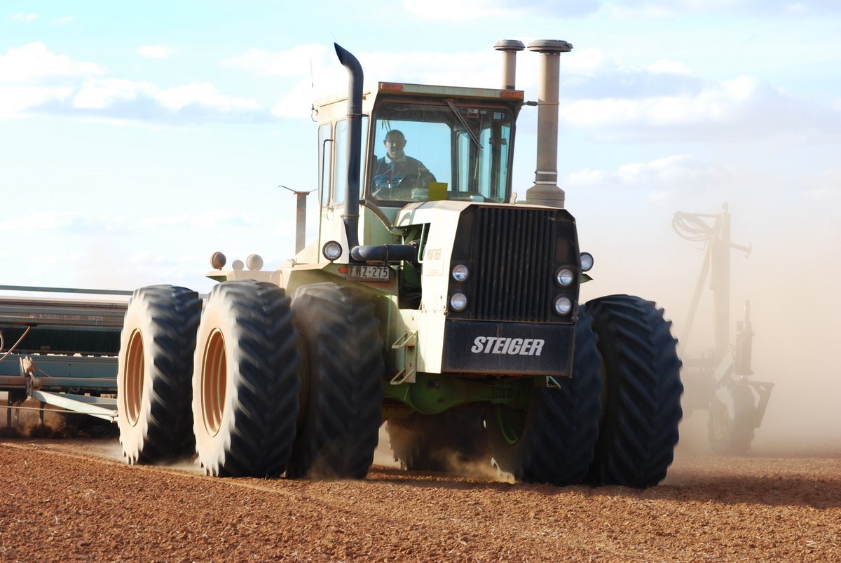 Seeking Vintage Photos of Steiger Tractors - General Chat - Red Power ...