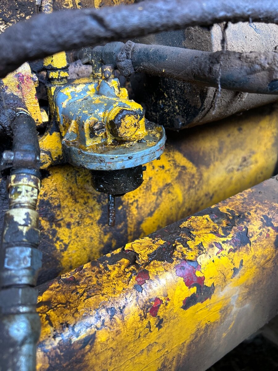 Water fuel separator TD9 dozzer - Technical IH Talk - Red Power ...