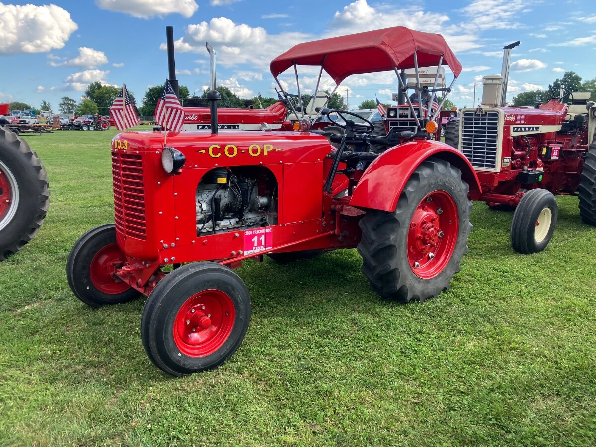 Pictures from the WHO tractor ride. - General Chat - Red Power Magazine ...