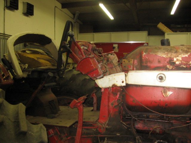Farmall 806 w/ an RD injection pump - Technical IH Talk - Red Power ...