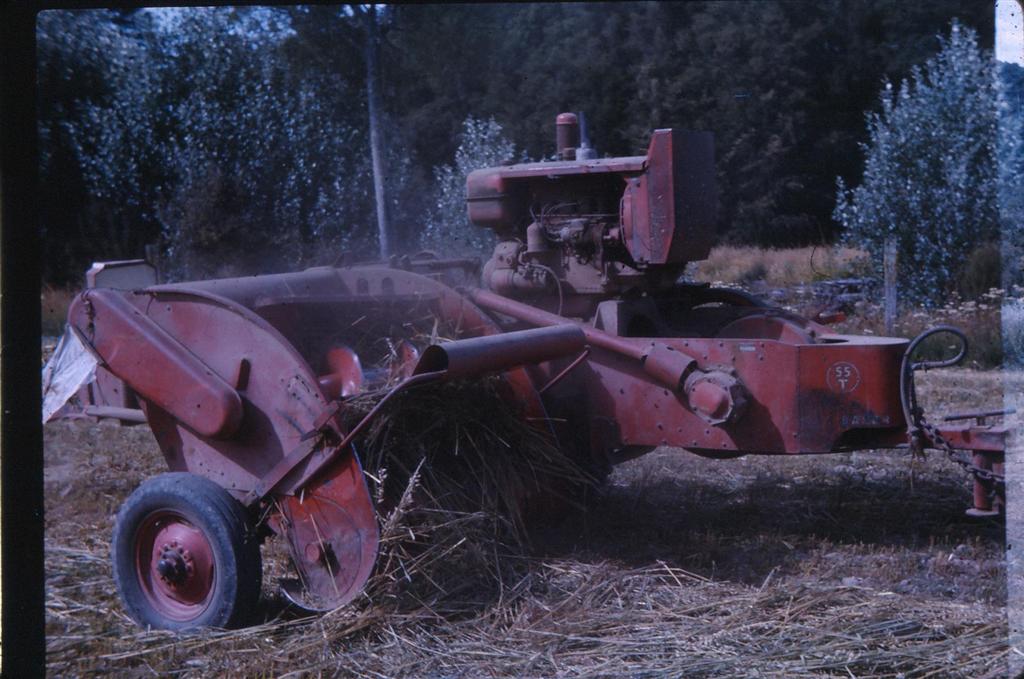 What Was IH's First Automatic Tie Pickup Baler? - Technical IH Talk ...
