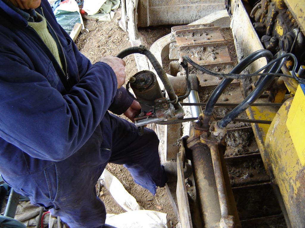 Pony motor on D8 cat. - General Chat - Red Power Magazine Community