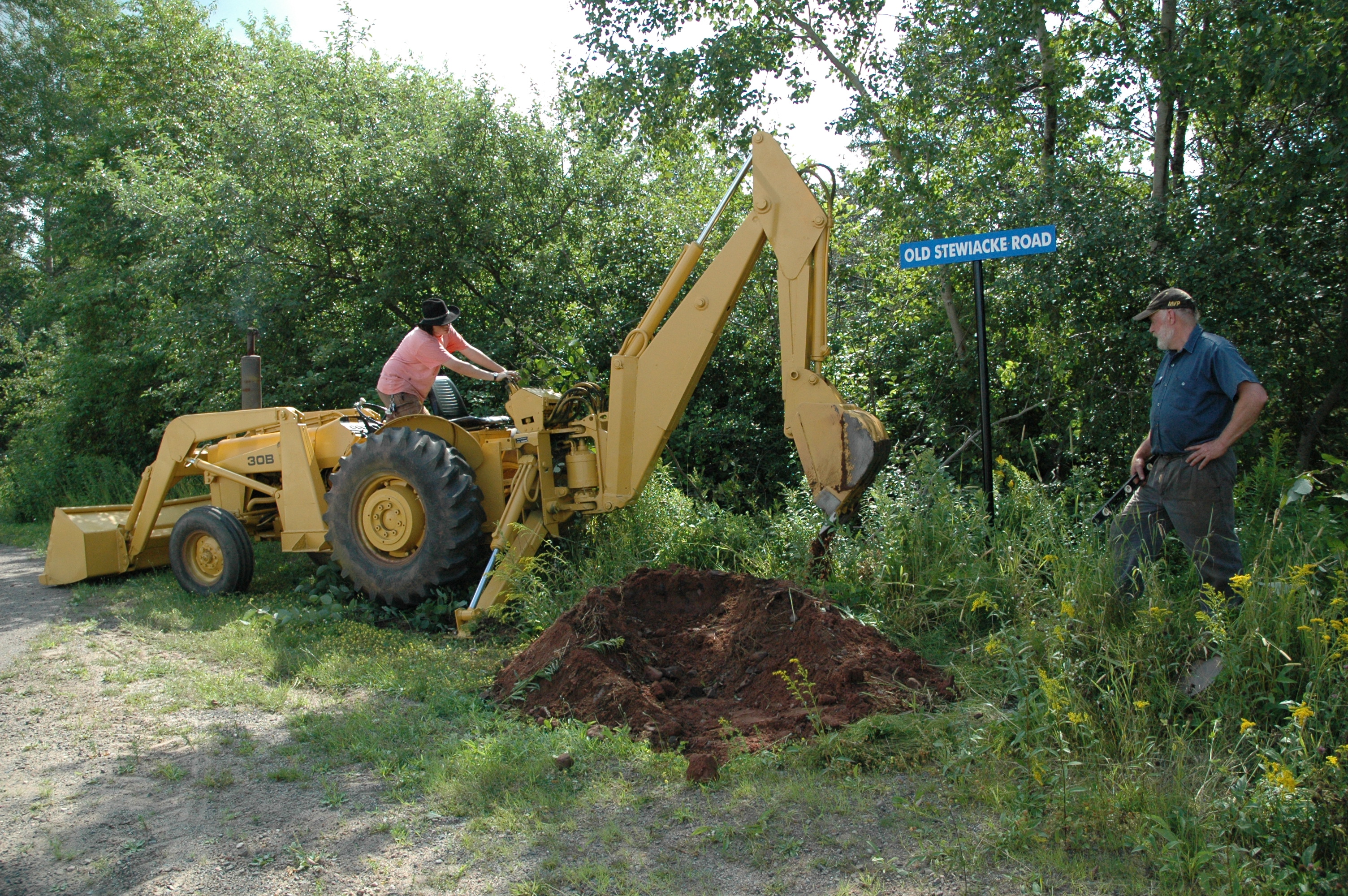 Massey 30B backhoe - IH Construction Equipment - Red Power Magazine ...