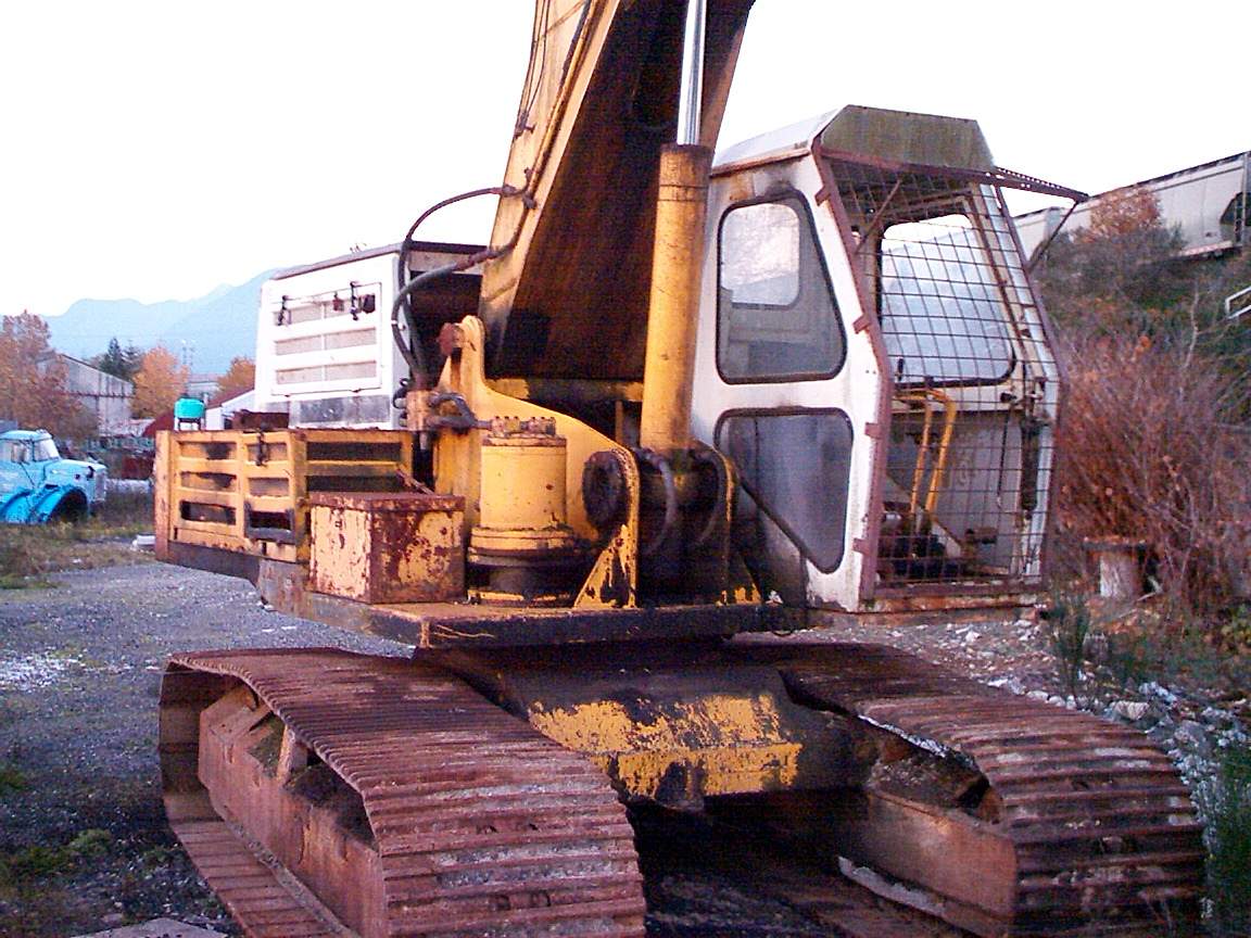 International crawler excavators? - IH Construction Equipment - Red ...