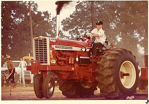 Dickie Sullivans 1206 SS puller - General Chat - Red Power Magazine ...