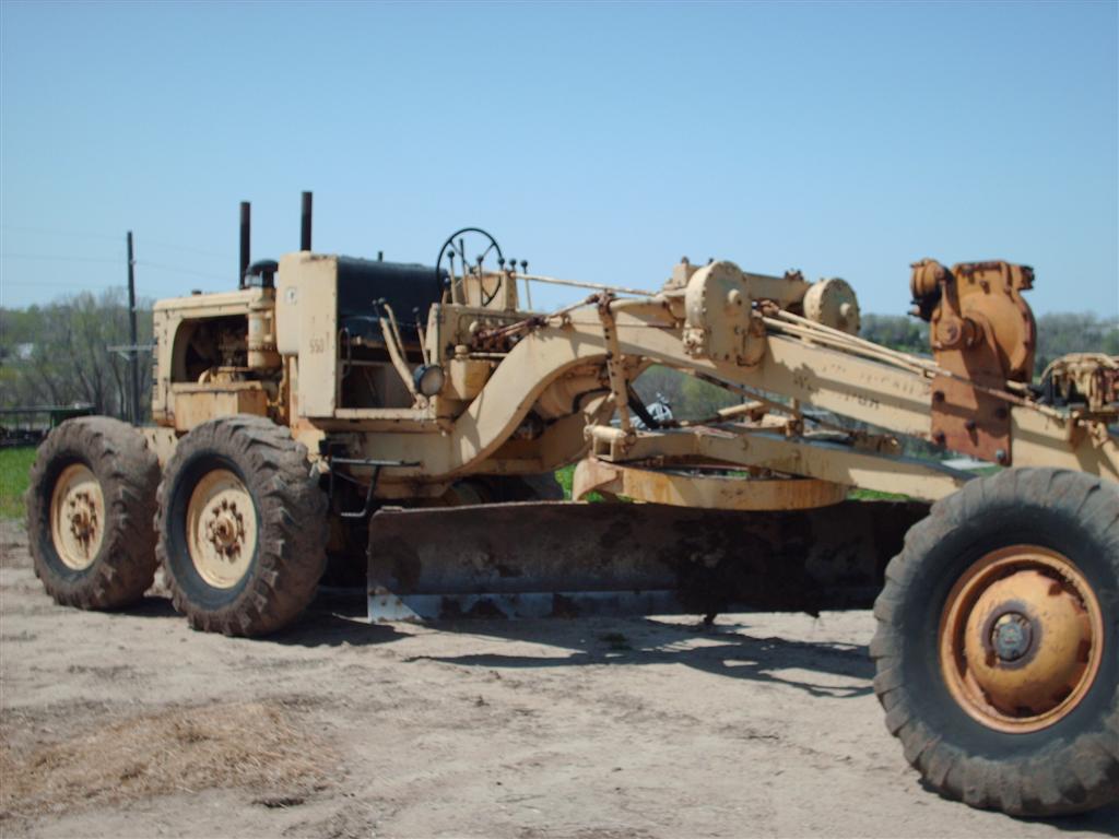 dual stack grader at work - IH Construction Equipment - Red Power ...