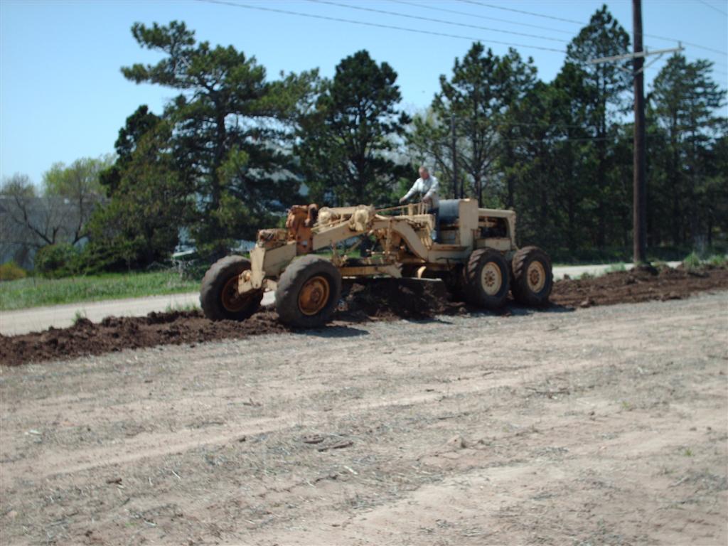 dual stack grader at work - IH Construction Equipment - Red Power ...