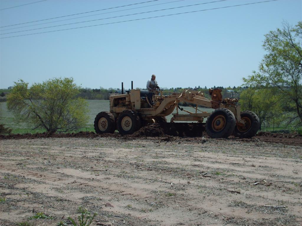dual stack grader at work - IH Construction Equipment - Red Power ...
