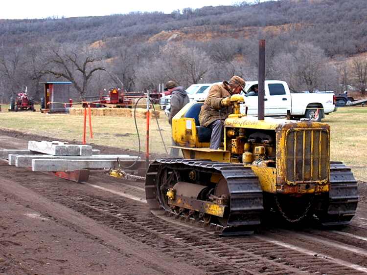 Dozer pulling - IH Construction Equipment - Red Power Magazine Community