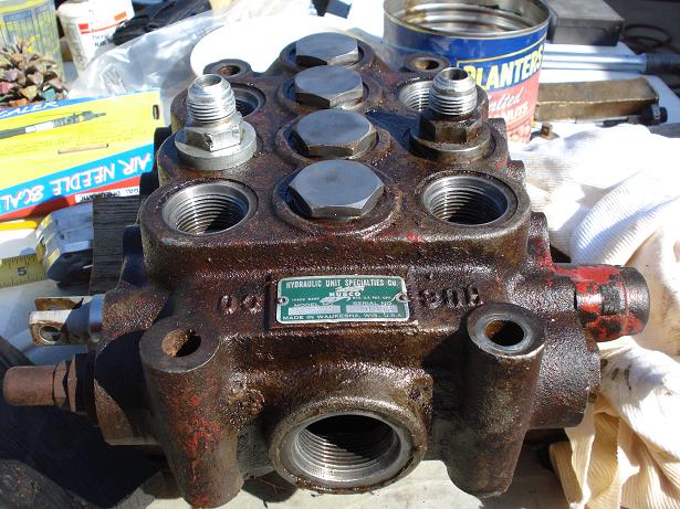 3 Spool Hyd Valve from Loader - IH Construction Equipment - Red Power ...