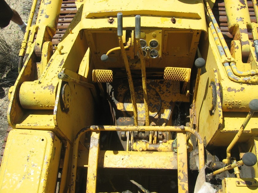 International 9K3 back again.... - IH Construction Equipment - Red ...